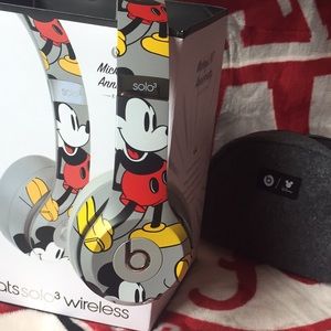 Beats by Dre | Headphones | Mickey Mouse Solo3 Wireless Headphones ...